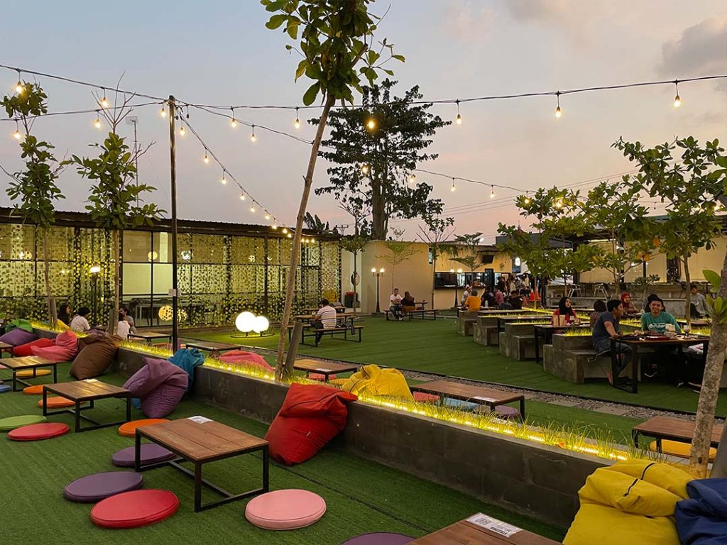 Atap Langit Coffee & Eatery | Seputar Semarang