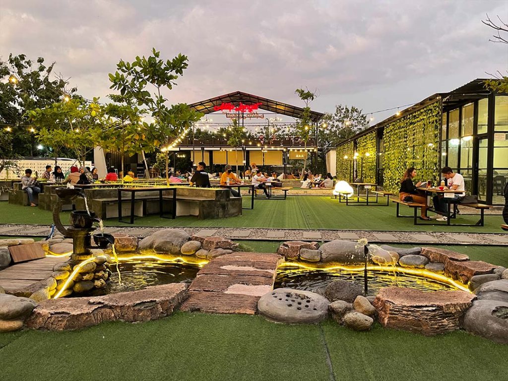 Atap Langit Coffee & Eatery | Seputar Semarang