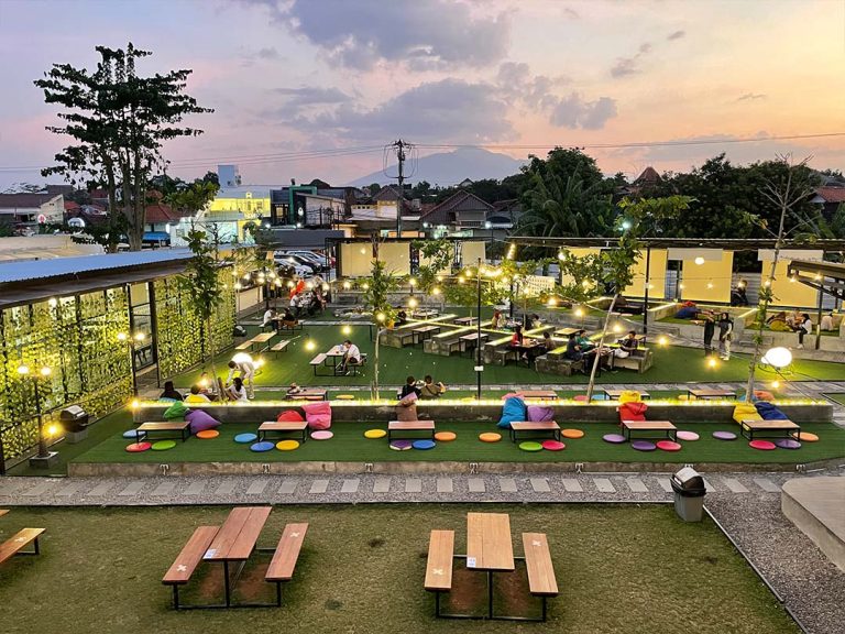 Atap Langit Coffee & Eatery | Seputar Semarang